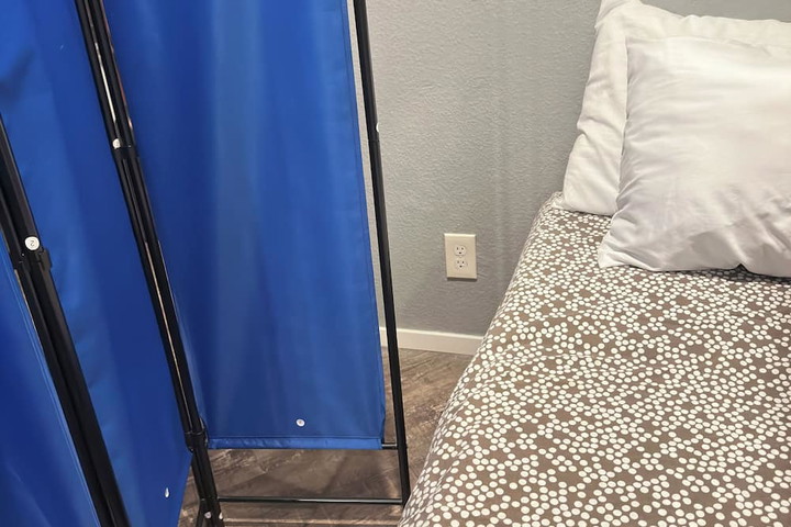 Condo Is 1 Blk To Beach, Bottom Floor, Walk In Shower & Lot More. Canal View. - Corpus Christi, TX