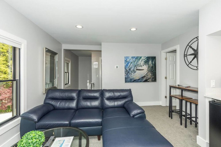 Perfect 2-bedroom Suite In Downtown Saugatuck! (Upper Level Unit) - Saugatuck, MI