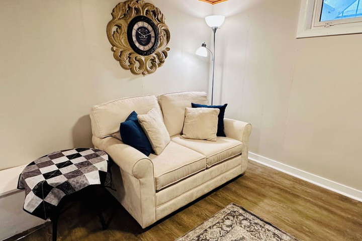 Your Clean Clubhouse In St Boniface. Perfect For Students/short Term Home Away! - Winnipeg