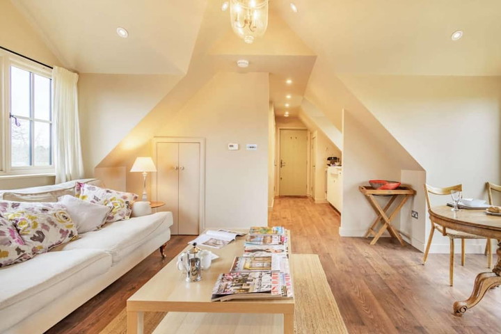 1 Bed In Horsham (Oc-86961) - West Sussex