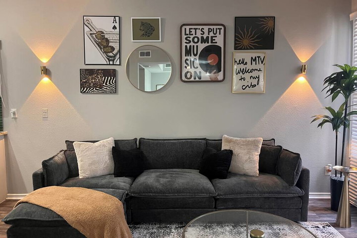 Stylish Escape/ Walk To Dining & Entertainment - Irving, TX