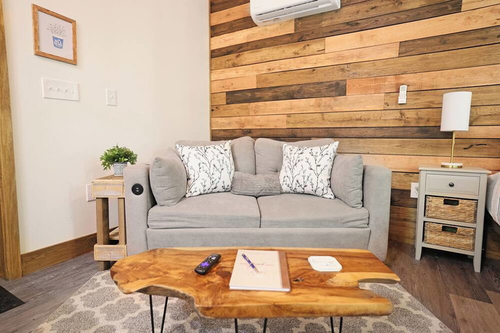 Tiny Tarheel: Cozy Retreat Near Unc-tiny House - Chapel Hill, NC