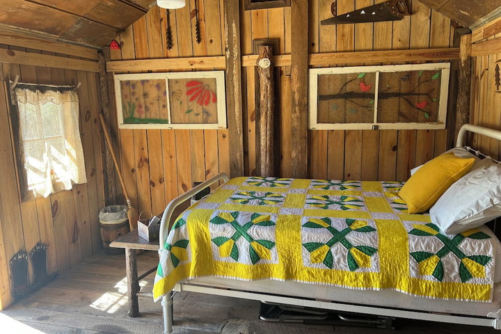 Cozy Off Grid Cabin - Greenwood, SC