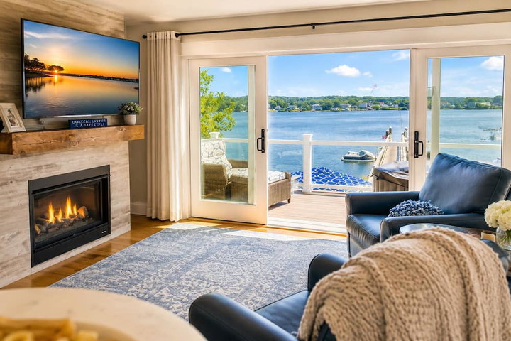 Bella Vista, Luxury Waterfront Retreat Private Dock, Outdoor Living Near Newport - Bristol, RI