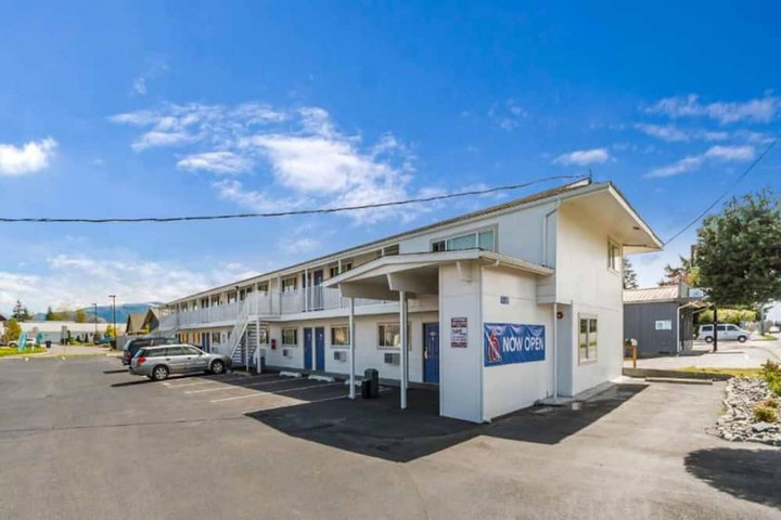 Cozy King Bed|pool|free Wifi&tv - Mount Vernon, WA