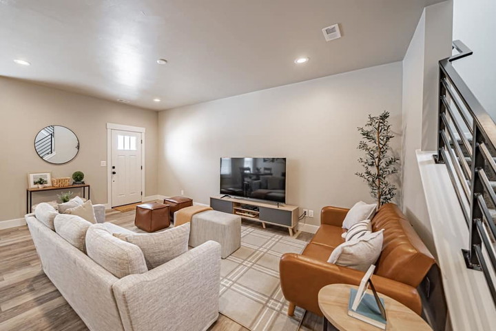 Sleeps 12 People. - Idaho Falls, ID