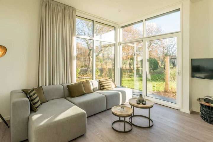 Dieses Chalet Ist Von Einem Geschützten Garten Mit Dünen, Strandhafer Und Einer Baumreihe Umgeben. B - Renesse