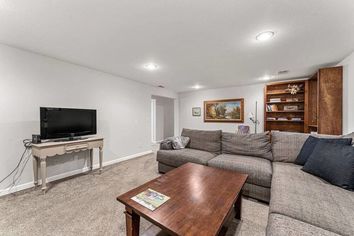 Modern Downtown Oasis ~ Sunny Garden ~ King Beds! - Longmont, CO