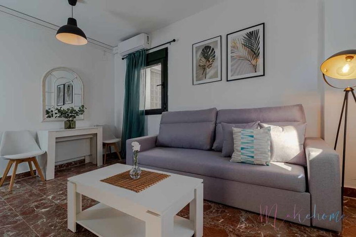 Dos Dormitorios , Nuevo , Pleno Centro Con Garaje - Huelva