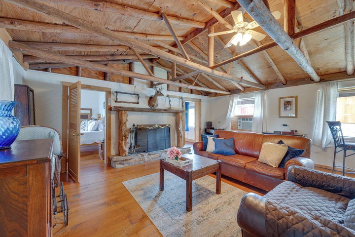 Spacious Buena Vista Cabin W/ Lake Views & Deck - Florida