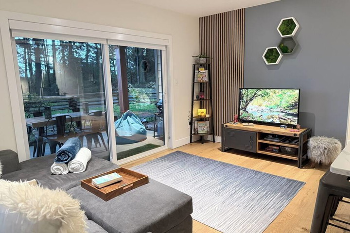 Bowen Island Sauna & Wellness Retreat: Private Contrast Therapy & Boutique Stay - Bowen Island