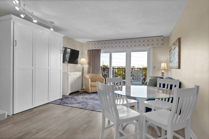 Summer Sands- I'll Strand By You Room 201 - Wilmington, NC