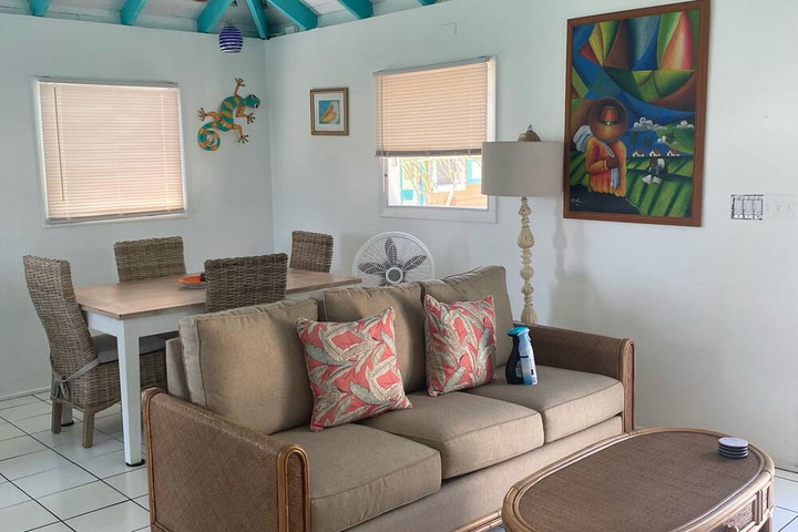 5 Bedroom Villa, Pool Side Villa, And De Bunk House With Pool, Sleeps 1-8 - 