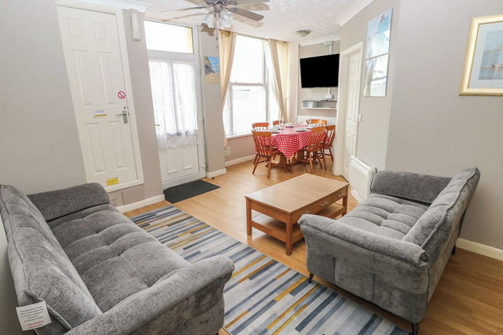 The Hilton Retreat, Pet Friendly, Country Holiday Cottage In Tenby - Tenby