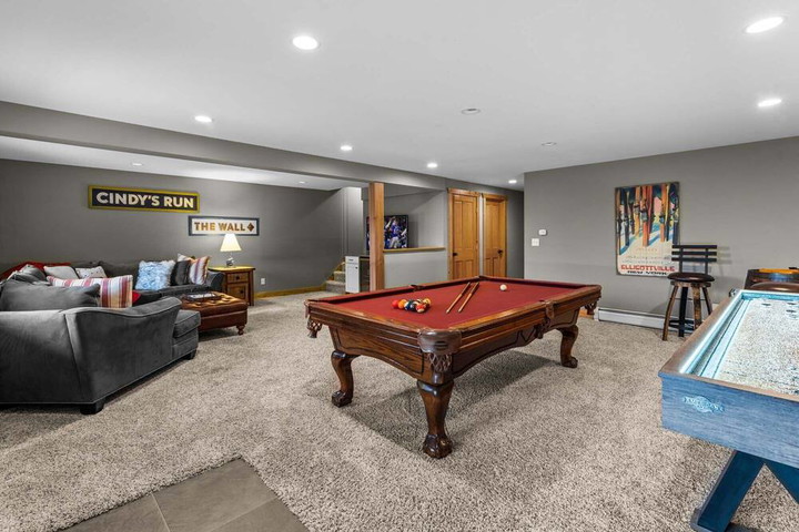 Beautiful Log Cabin! Hot-tub, Bonfire & Private Yet 4 Mins To Downtown! - Holiday Valley Resort, NY
