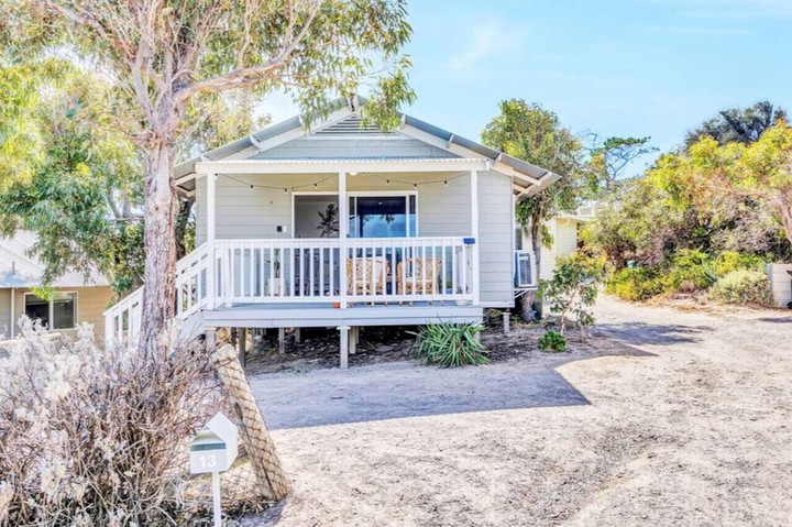 Sanbis Cabin~hidden Boutique Retreat, Sea Views - Adelaide