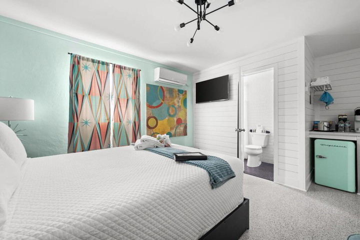 Marina Anne Monroe | Cool Mint Boutique Suite - Port St. Joe