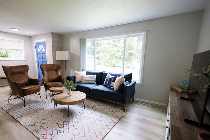 Centrally Located, Newly Renovated Home - Federal Way, WA