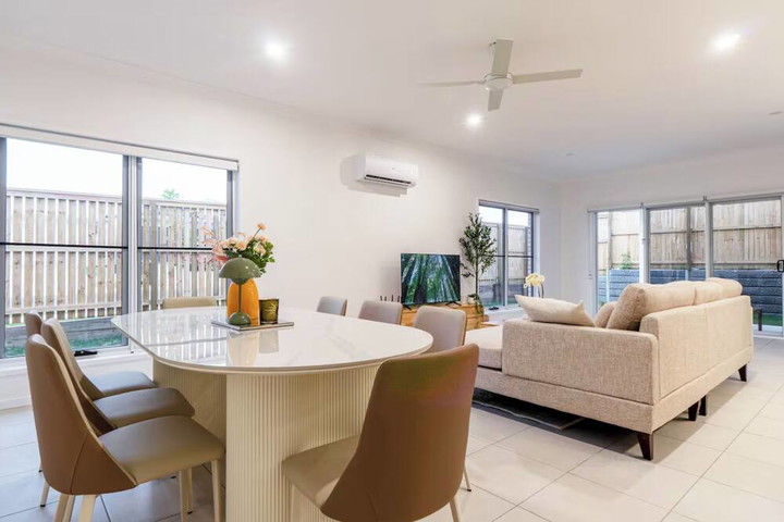 4br Warm & Relaxing Ripley Escape - Inspire Haven - Brisbane
