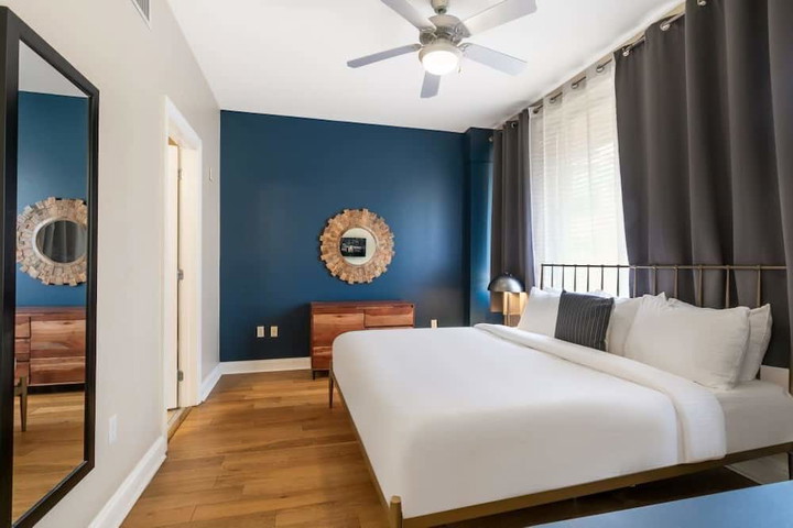 French Quarter Escape: Stylish 1br Condo With Poolside Haven - New Orleans, LA