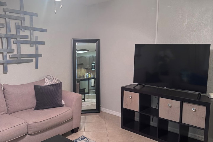 The Getaway 3, 2-bedroom Apartment In Tranquil St. Petersburg With Cool Ac - St. Petersburg, FL