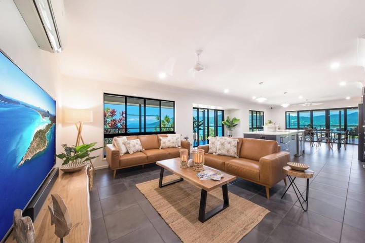Airlie Beach Oasis Holiday Home | Private Pool & Stunning Water Views - Whitsundays