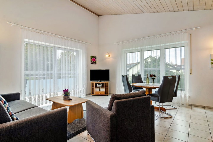 Apartment 'Ferienwohnung Rechts' With Balcony And Wi-fi - Konstanz