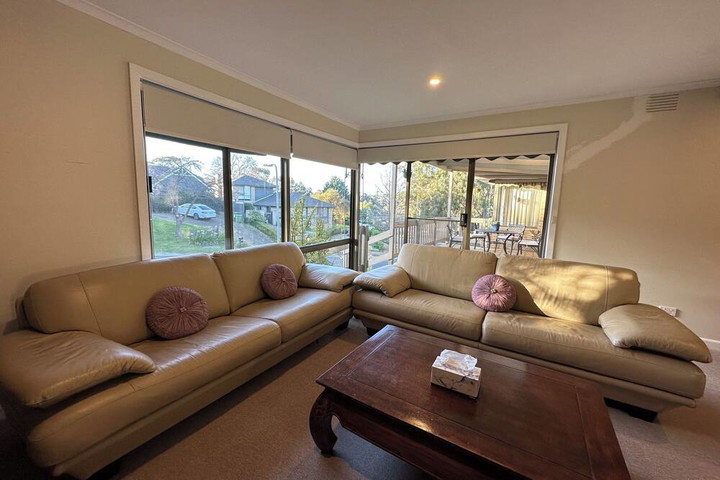 Hill Top View House, High Speed Wifi, Netflix & Prime Video - Sunbury