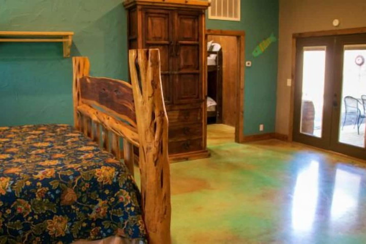 Riverfront Cabins  And  Vacation Homes - Leakey, TX