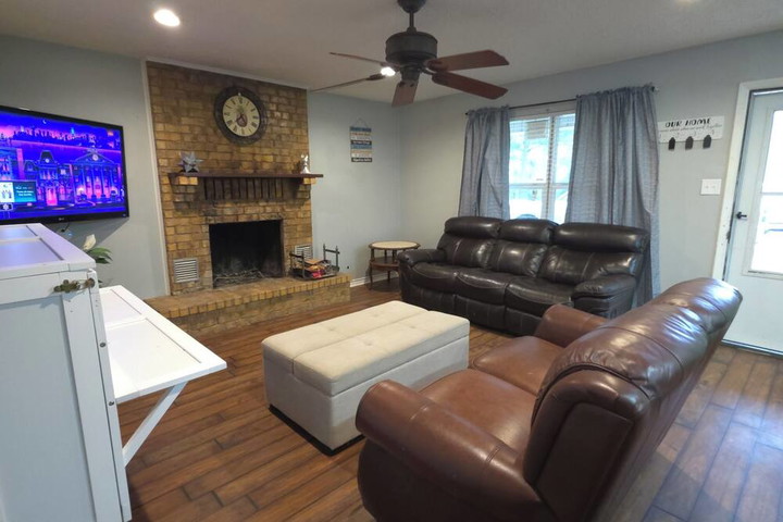 2 Bedroom Home With Truck And Trailer Parking. Safe And Secluded. - Henderson, TX