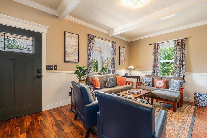 6br Historic Gem | Chef's Kitchen | Dogs Welcome - Sherwood, OR