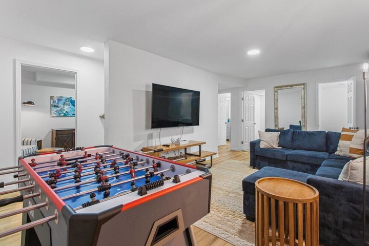 Horseshoes, Fire Pit, Hot Tub, Xbox Series S, Grill Outside - Greensboro, NC