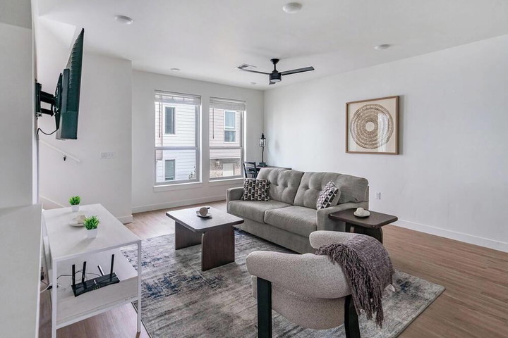 Landing | Spectacular 3bd, Clubhouse, Gym - Billings, MT