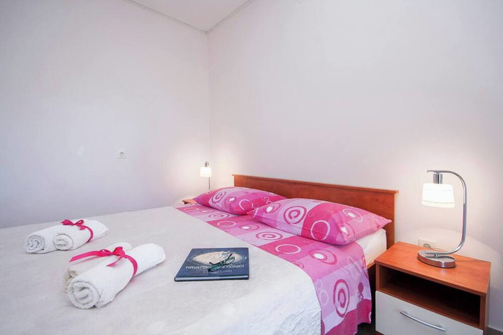 Apartments Und Zimmer Mikelin - Zimmer Alen 4 - Primošten