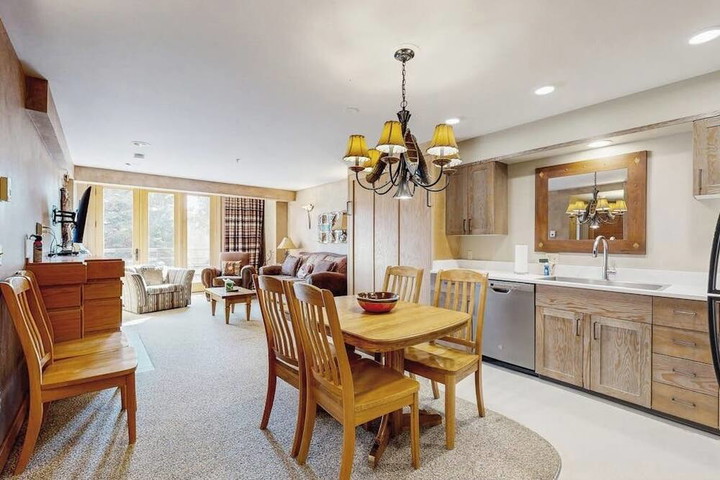 Ski-in/ski-out Ski Chalet W/shared Hot Tub, Pool, Balcony, Wifi, Central A/c - Big Sky, MT