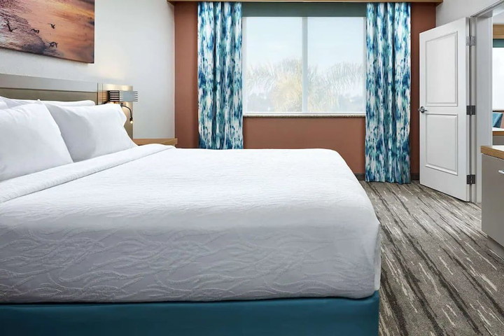 Classic King Suite | Free Parking, 1.9 Mi To Monarch Butterfly Grove - Arroyo Grande, CA