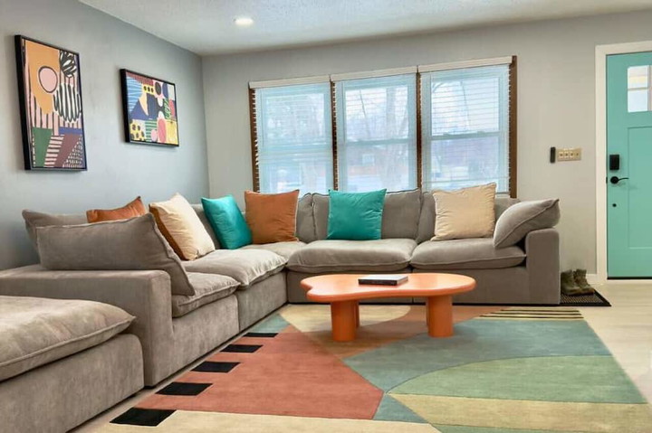 Modern Cozy Brown House | Stylish Stay Near Downtown - Sioux Falls, SD