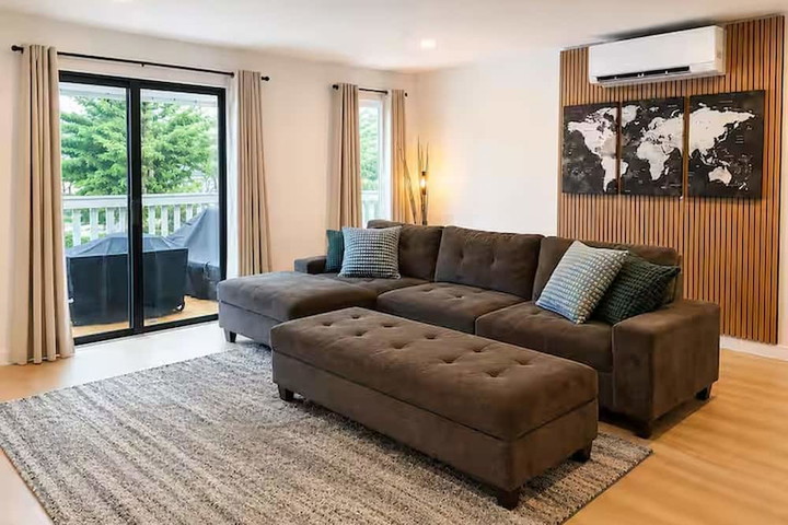 Capitol Hill 2br With Free Parking, Private Balcony, Walk To Light Rail - Bainbridge Island, WA