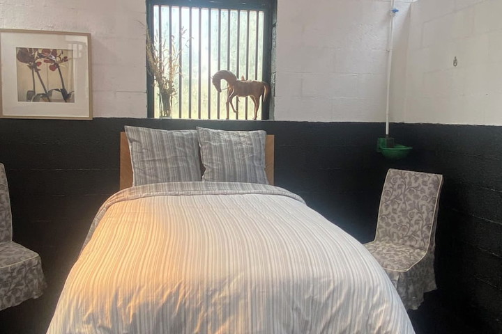 Insolites Dormez Dans Des Box à Chevaux - Saint-Benoît-des-Ondes