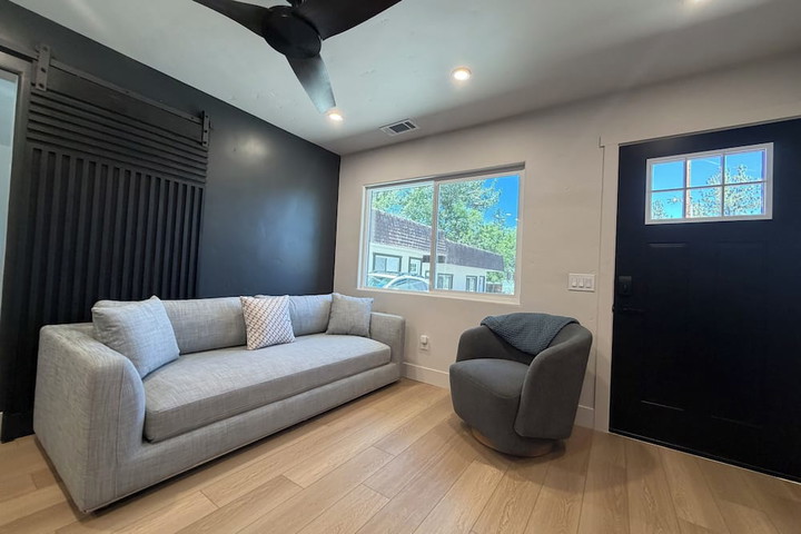 Modern 1br: Walk To Heavenly, Beach, Ski, Golf & Casinos: Pet Friendly - South Lake Tahoe, CA