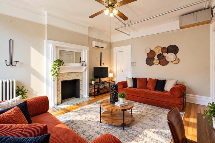 Artful 3bdr: Near Subway, Stadium + Private Patio - New York