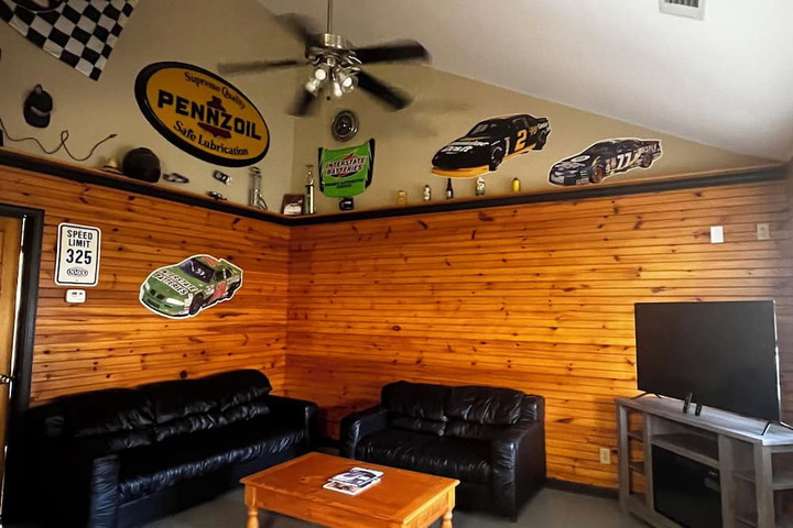 Stay In Cozy Cabin 4 Off Of Lake Of The Ozarks In Beautiful Sunrise Beach, Mo - Sunrise Beach, MO