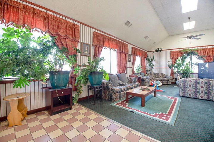 Premium Kingsize Bed | Daylight Inn Elkhart I-90, In - Mishawaka, IN