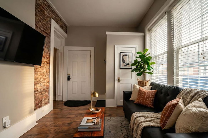 Stylish Historic Apartment - Queen Bed, Fast Wifi, Easy Parking! - Kennett Square, PA