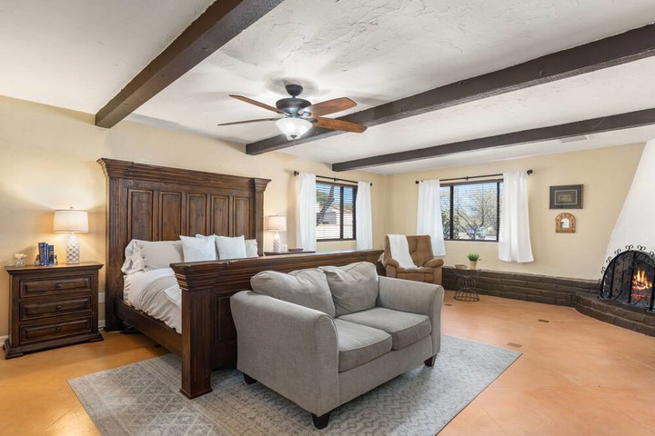 Spacious Tubac Escape  4br/3ba, Private Pool, Bar, Workout Room & 2 King Suites - Tubac, AZ