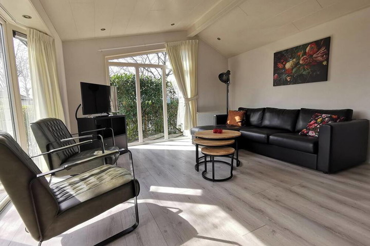 Comfortabel 4-persoons Chalet Dichtbij Het Strand - Uitgeest