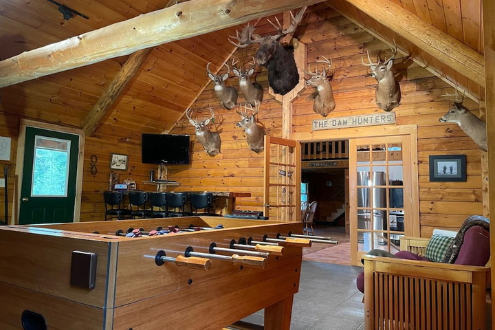 Rustic Log Cabin On Beautiful Maidstone Lake - Vermont