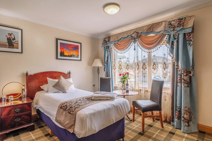 Historic Oban Bay Escape: Near Distillery, Ferry & Tower Walks L 4 Family Rooms - Oban