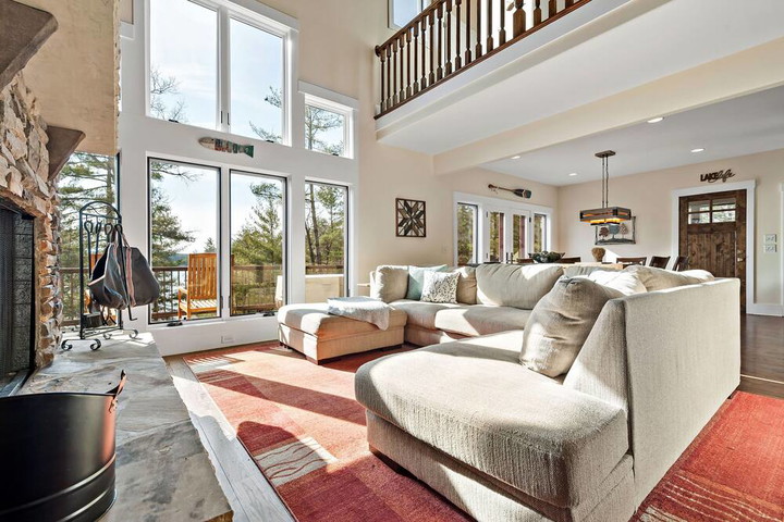 The Waterman | Lakefront Luxury With Hot Tub & Dock! - Morganton, NC
