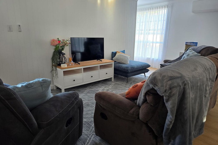 The Homestead In Forest Lake - Sleeps 8 - May Include 1 Pet By Request Only. - Brisbane